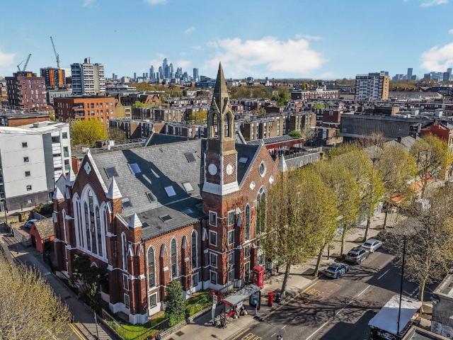 Bethnal Green Road, London E2, 2 bed flat to rent, £2,600 pcm | PrimeLocation