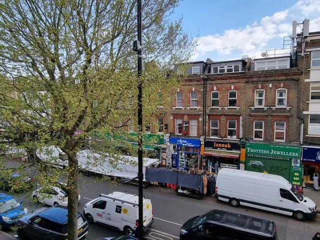 Bethnal Green Road, London E2, 4 bed maisonette to rent, £3,600 pcm | PrimeLocation