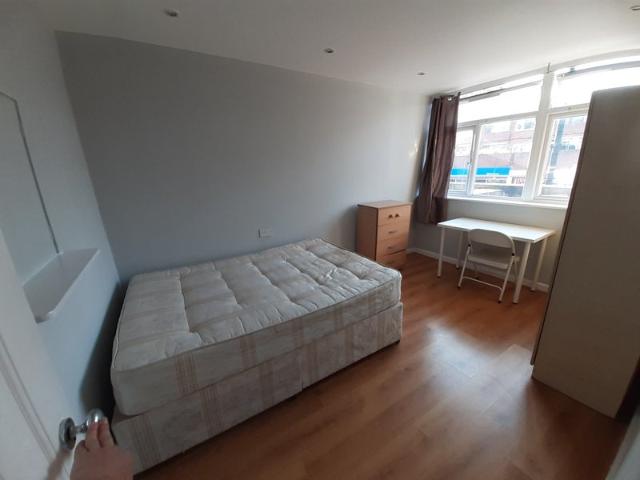 Bethnal Green*Large 4/5 Bedroom House*Terrace