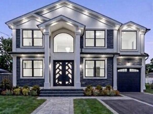 Bethpage Rd, Hicksville, Home For Sale