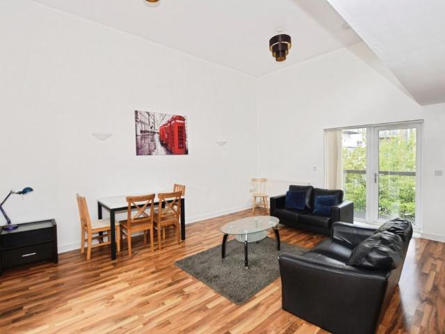 Betsham Street, Hulme, M15 3 bed house to rent £1,850 pcm £427 pw