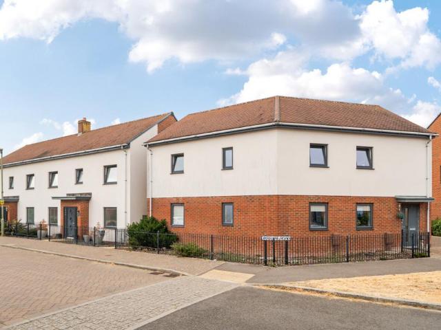 Beulah Court, Hampshire PO7 2 bed flat to rent £1,375 pcm £317 pw