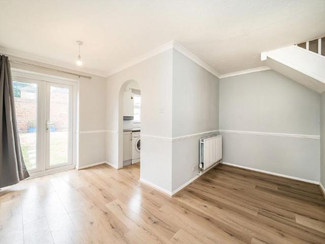 Beulah Road, Thornton Heath 2 bed flat to rent £2,000 pcm £462 pw