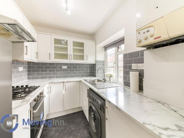 Beulah Road, Upper Norwood SE19, 2 bed flat to rent, £1,695 pcm | PrimeLocation