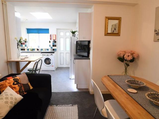 Bevendean Crescent BN2, 6 bed terraced house to rent, £3,120 pcm | PrimeLocation