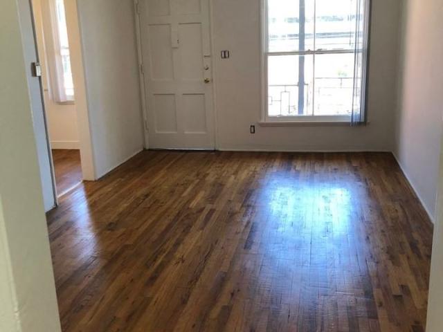 Beverly Glen 04 LA 1 Bedroom Apartment for Rent at 1710 1/2 S Beverly Glen Blvd, Los Angeles, CA 90024 Westwood
