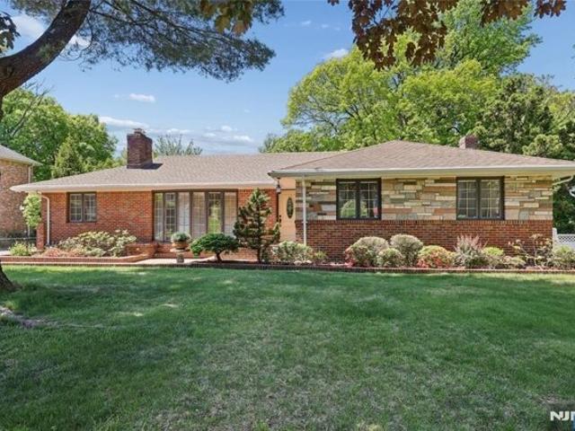 Beverly Rd, Englewood Cliffs, Home For Sale