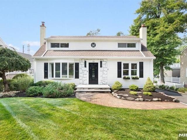 Beverly Rd, West Caldwell, Home For Sale