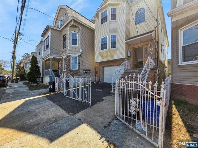 Beverly St, Newark, Home For Sale