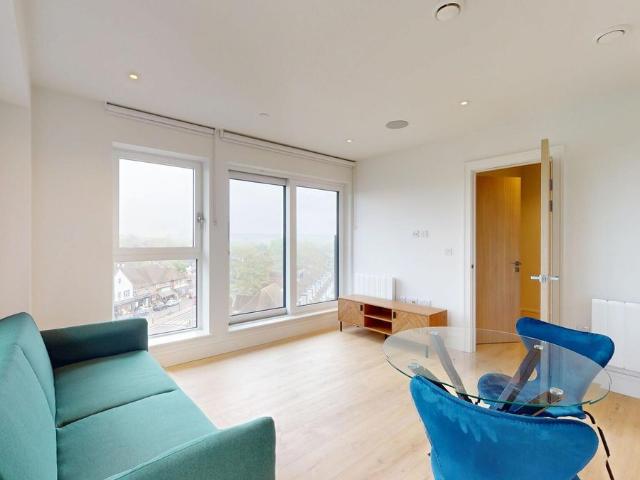 Beverley Way, London SW20, 2 bed flat to rent, £2,275 pcm | PrimeLocation