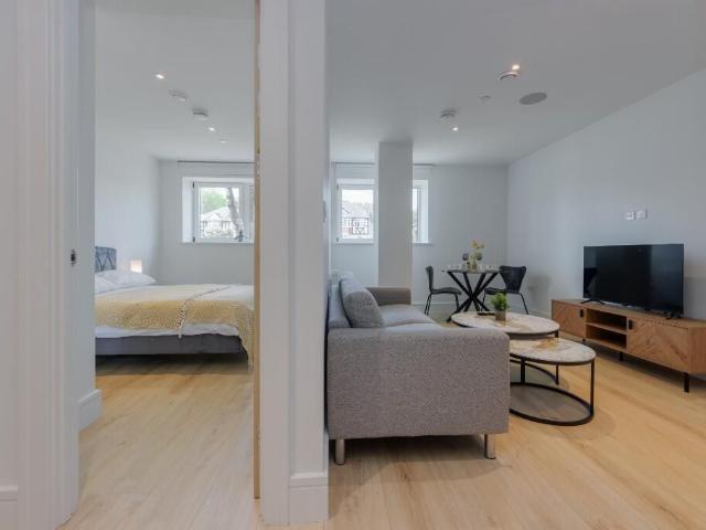 Beverley Way, New Malden SW20, 1 bed flat to rent, £1,550 pcm | PrimeLocation