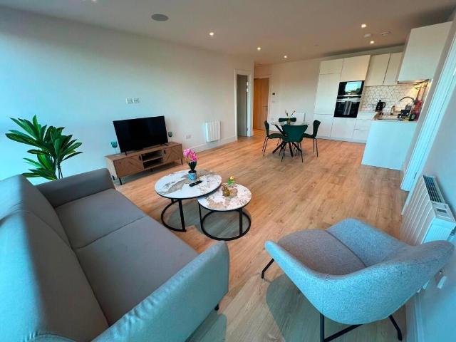 Beverley Way, New Malden SW20, 2 bed flat to rent, £2,280 pcm | PrimeLocation