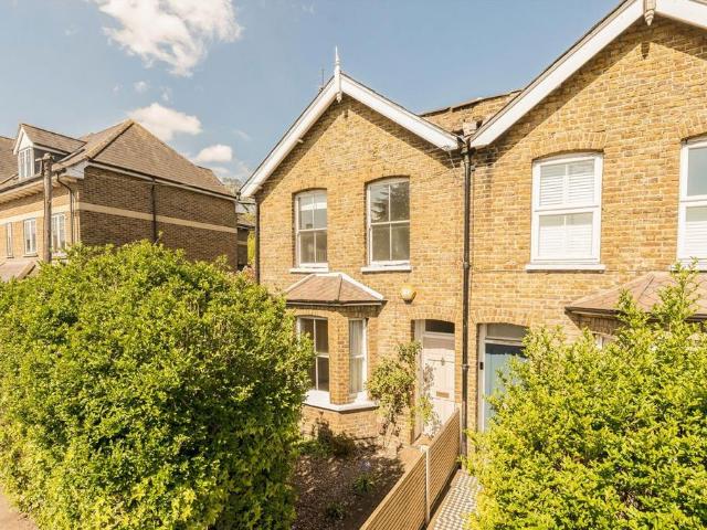 Beverley Cottages, London SW15 2 bed house to rent £2,350 pcm £542 pw