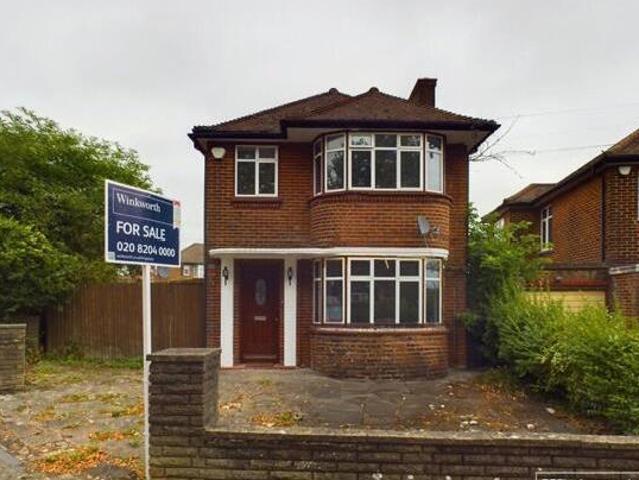 Beverley Drive, Edgware, 3 Bedroom Detached