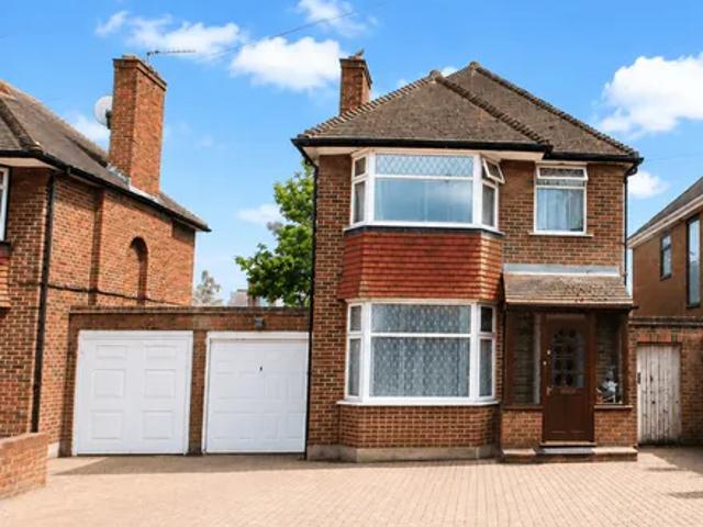 Beverley Drive, London, NW9 0QS, United Kingdom | 3 bed house for rent #168060597 | Rentberry