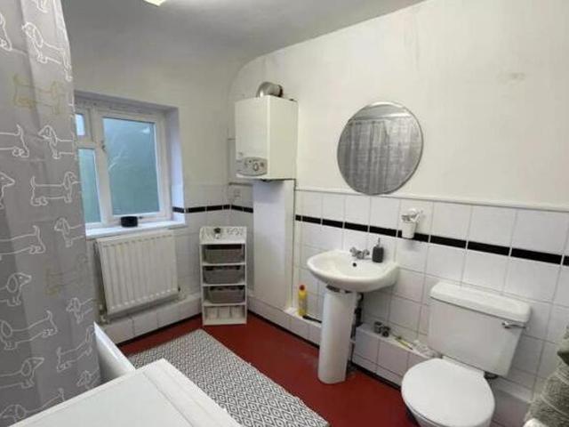 Beverley Gardens, Wembley, 2 Bedroom Apartment