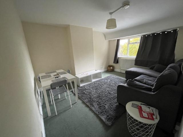 Beverley Gardens, Wembley HA9 2 bed detached bungalow to rent £2,050 pcm £473 pw