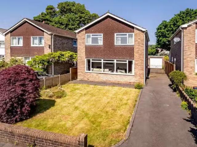 Beverley GardensWestbury on Trym 4 bed detached house for sale.