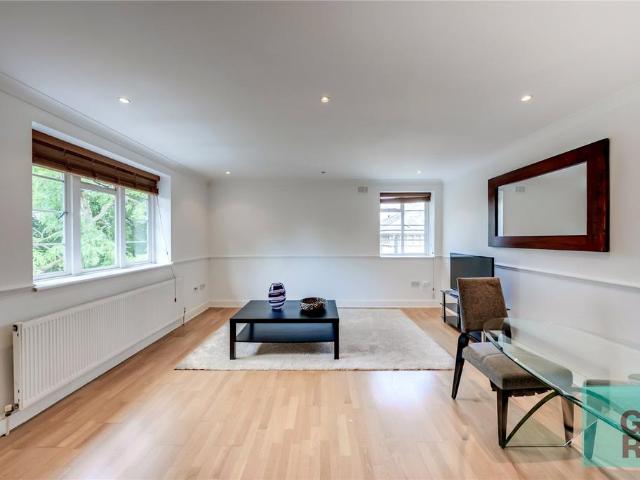 Beverley Gate House, Whitelands Park. 2 bed apartment to rent £2,500 pcm £577 pw