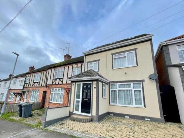 Beverley Road, Luton, 4 Bedroom End