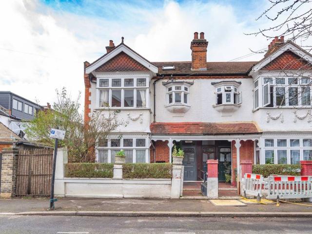 Beverstone Road, Brixton, London SW2, 4 bed flat to rent, £3,900 pcm | PrimeLocation