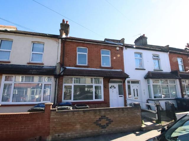 Beverstone Road, Thornton Heath CR7 4 bed terraced house to rent £2,650 pcm £612 pw