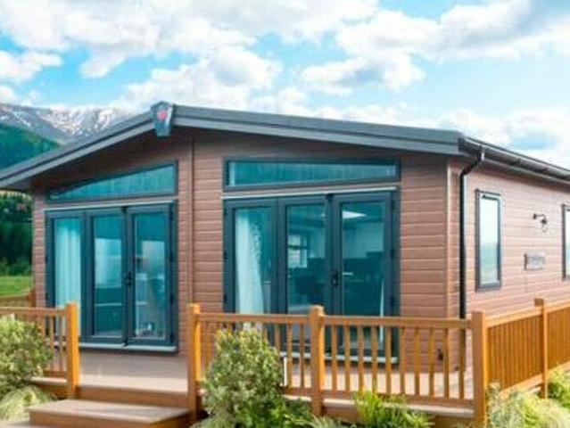 Bewholme, East Yorkshire, 2 Bedroom Lodge