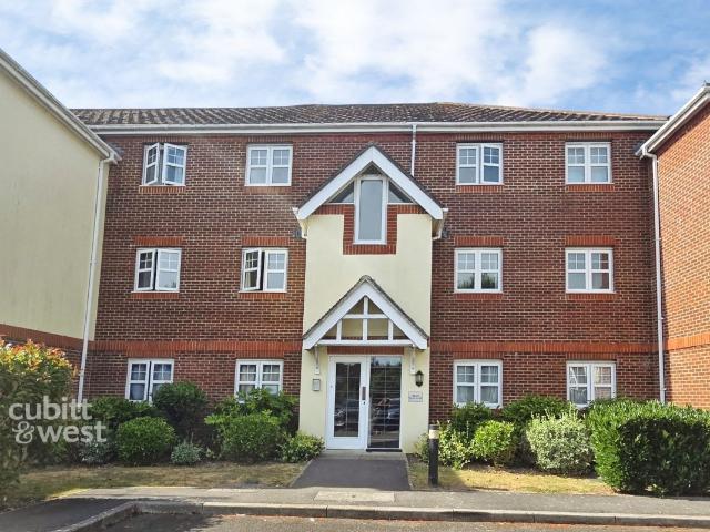 Bewick Gardens, Chichester PO19, 2 bed flat to rent, £1,350 pcm | PrimeLocation
