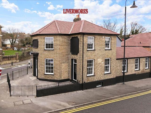 Bexley Lane, Crayford DA1, 2 bed flat to rent, £1,500 pcm | PrimeLocation