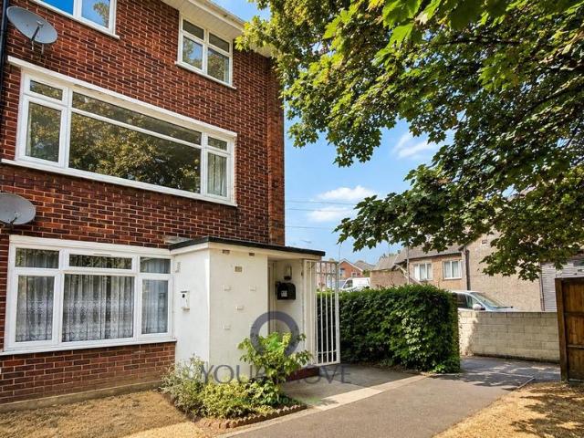 Bexley Lane, Dartford DA1 2 bed maisonette to rent £1,600 pcm £369 pw
