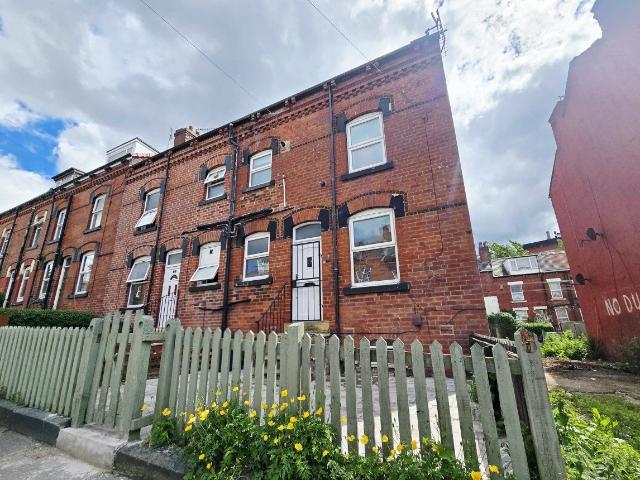 Bexley Terrace, Harehills, Leeds LS8, 2 bed terraced house to rent, £975 pcm | PrimeLocation