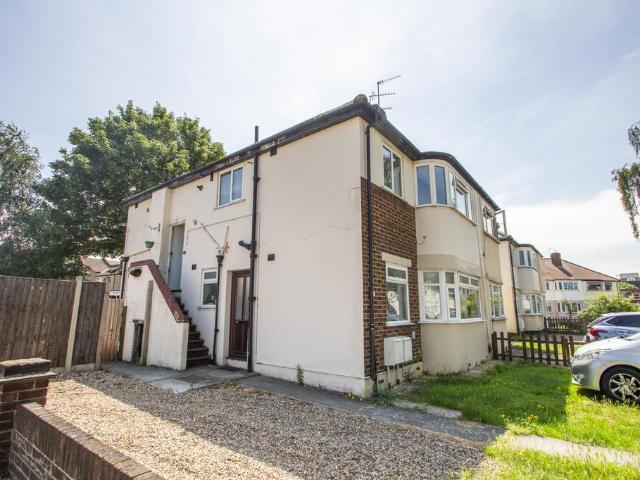 BEXLEYHEATH DA7 2 bed flat to rent £1,600 pcm £369 pw