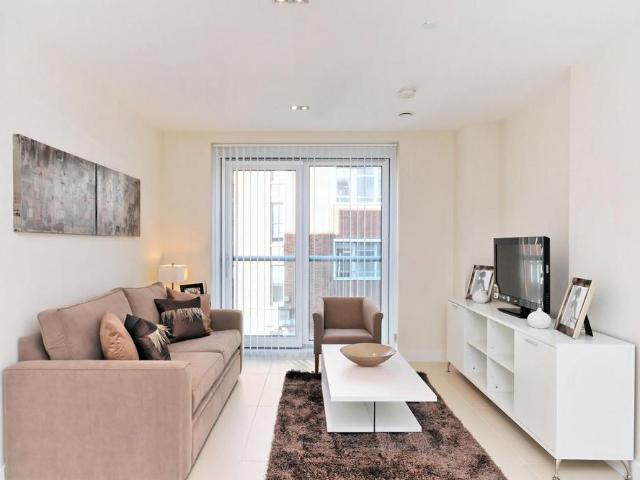 Bezier Apartment, City Road, London. 1 bed flat to rent £2,600 pcm £600 pw
