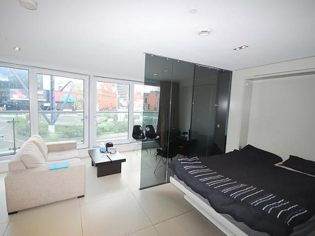 Bezier Apartments, City Road, Old. Studio to rent £2,300 pcm £531 pw