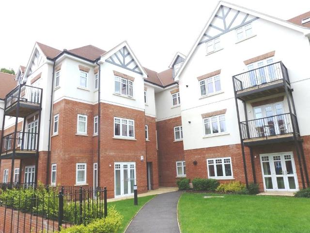 Bhamra Gardens, MAIDENHEAD 2 bed apartment to rent £1,850 pcm £427 pw