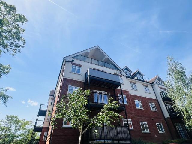 Bhamra Gardens, Maidenhead 2 bed apartment to rent £1,900 pcm £438 pw