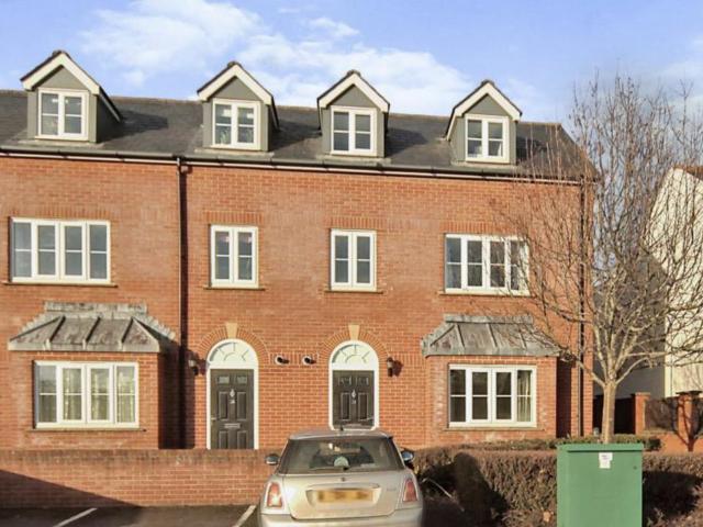 Bindon Road, TAUNTON, TA2 2 bed flat to rent £1,050 pcm £242 pw