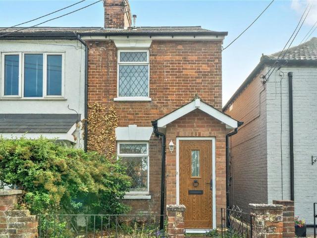Binfield Road, Berkshire RG42 2 bed end of terrace house to rent £1,595 pcm £368 pw