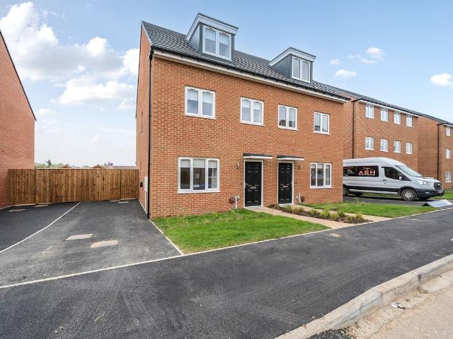 Binggeli Grove WF9, 3 bed semi detached house to rent, £1,200 pcm | PrimeLocation