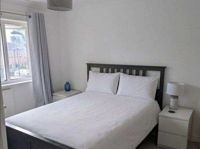 Bingham Drive, Woking GU21, Room to rent, £700 pcm | PrimeLocation