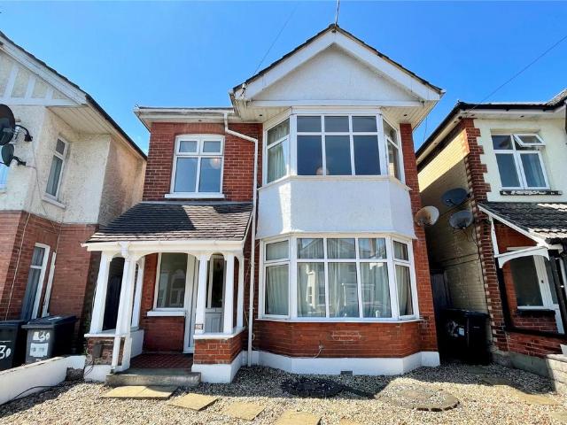 Bingham Road, Bournemouth, BH9 5 bed detached house £2,250 pcm £519 pw