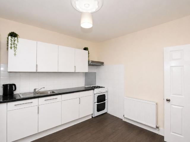 Bingley Road, London E16, 2 bed terraced house to rent, £1,950 pcm | PrimeLocation