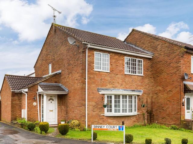 Binney Court, Crawley RH10, 4 bed terraced house to rent, £2,200 pcm | PrimeLocation