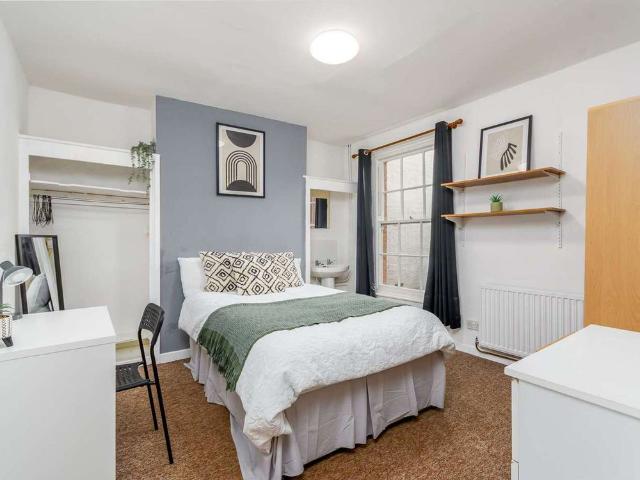 Binswood Avenue Room 5
