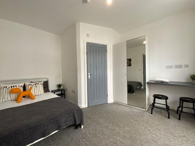 Bicester Road, Aylesbury HP19, Room to rent, £875 pcm | PrimeLocation
