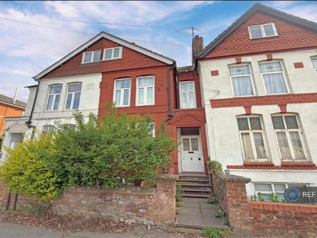 Bicester Road, Aylesbury, HP19 2 bed flat to rent £1,050 pcm £242 pw