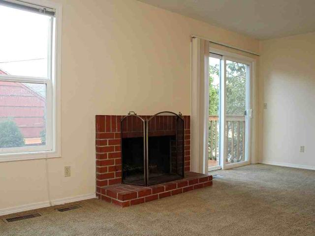 bicet01 3 Bedroom Apartment for Rent at 3803 3803 3805 SE Cesar Chavez Blvd, Portland, OR 97202 Reed