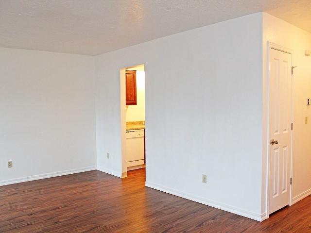 bicet01 3 Bedroom Apartment for Rent at 3803 3803 3805 SE Cesar Chavez Blvd, Portland, OR 97202 Reed