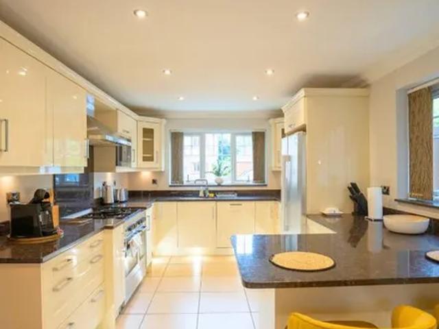 Bickenhill and Marston Green, B37 7GR, United Kingdom | 5 bed house for rent #147778568 | Rentberry