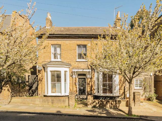 Bickerton Road, Highgate N19, 2 bed flat to rent, £2,500 pcm | PrimeLocation